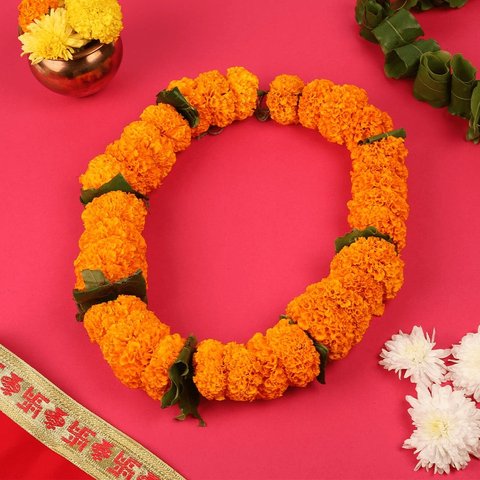 Ashoka Leaves & Orange Marigold Flowers Toran / Bandhanwar Price - Buy ...