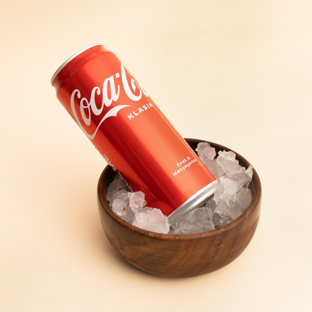 Coca-Cola Classic Imported Cola Soft Drink Price - Buy Online at ₹199 ...