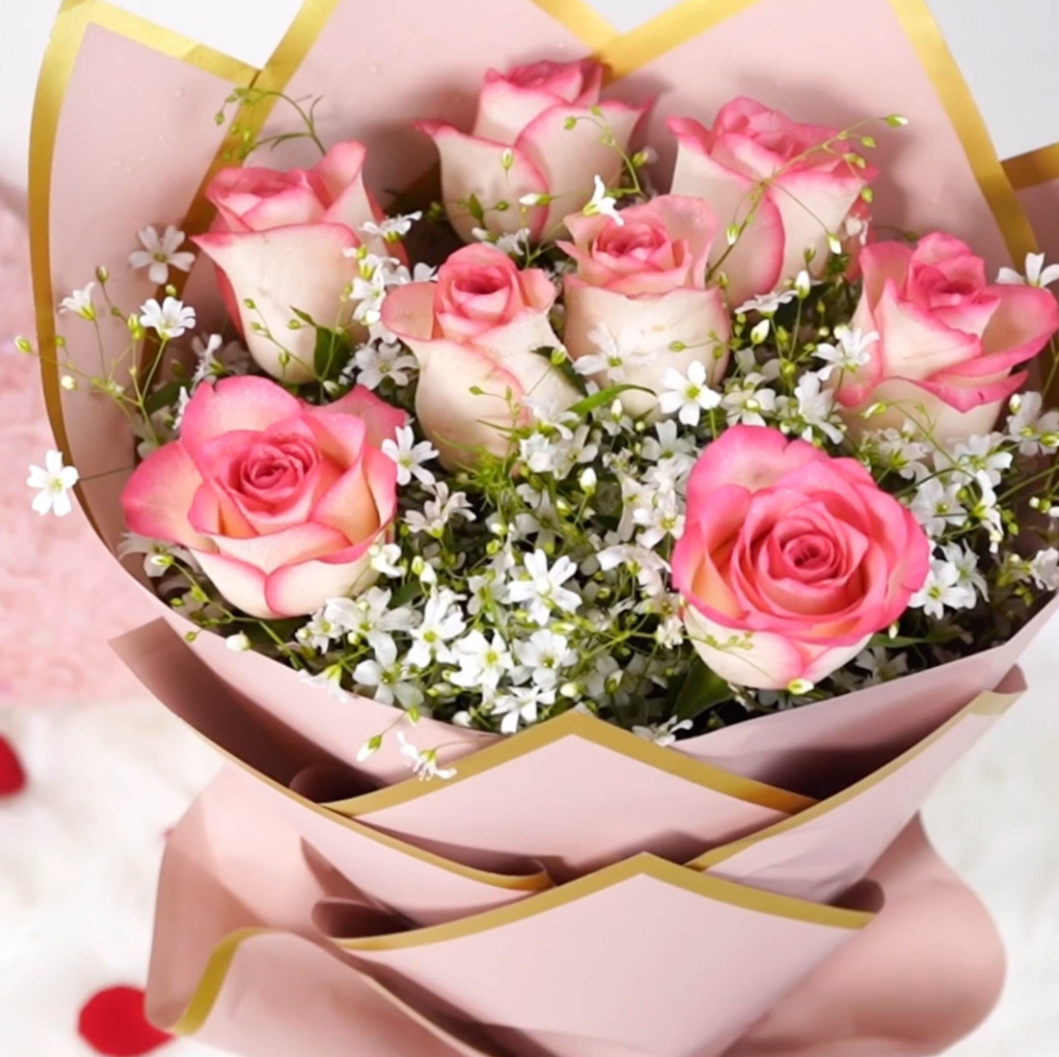 FlowerAura 10 Pink Roses Bouquet Price - Buy Online at Best Price in India